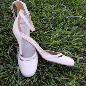 BCBGirls | Shoes | Beautiful Leather Bcbg Heels | Poshmark